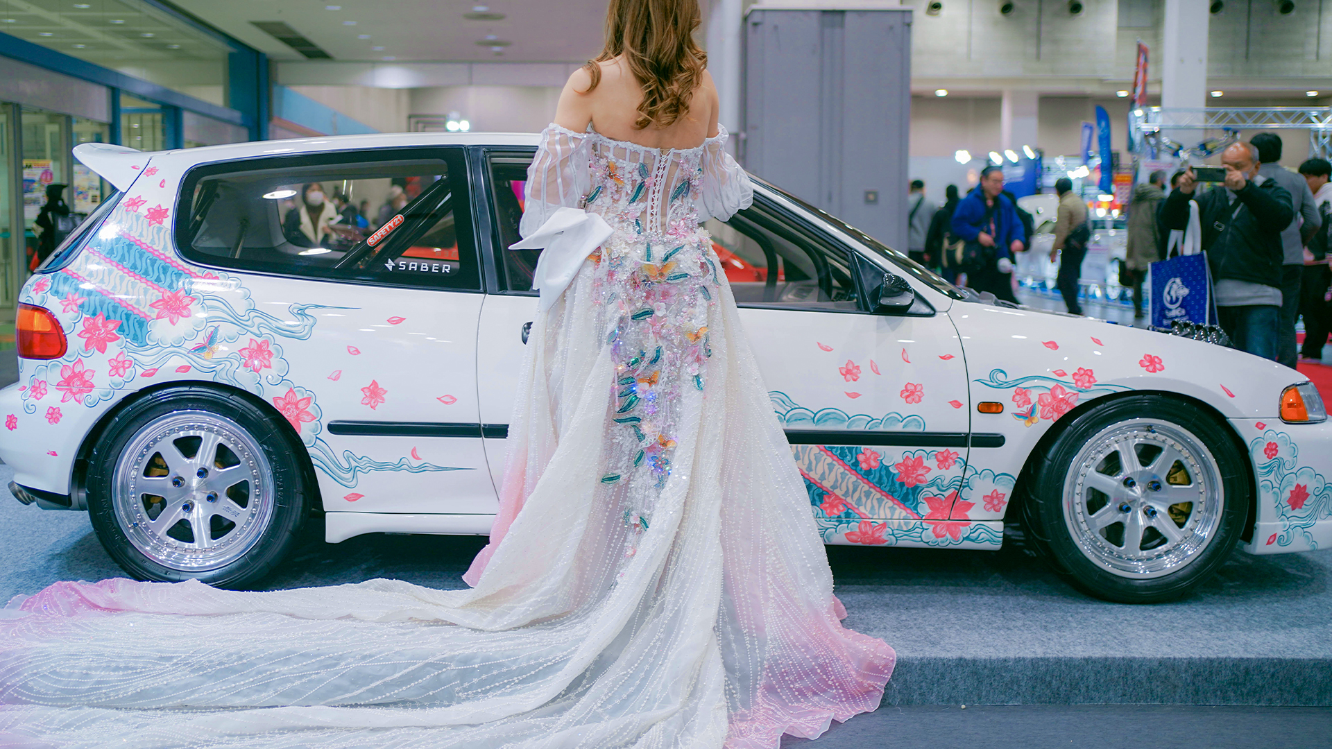 The Beauty of Java Sakura: Perpaduan Elegan Batik dan Sakura di Osaka Auto Messe 2025 ...